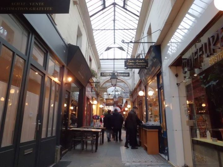 Visite insolite des Passages Couverts de Paris - The Key Paris - By Night
